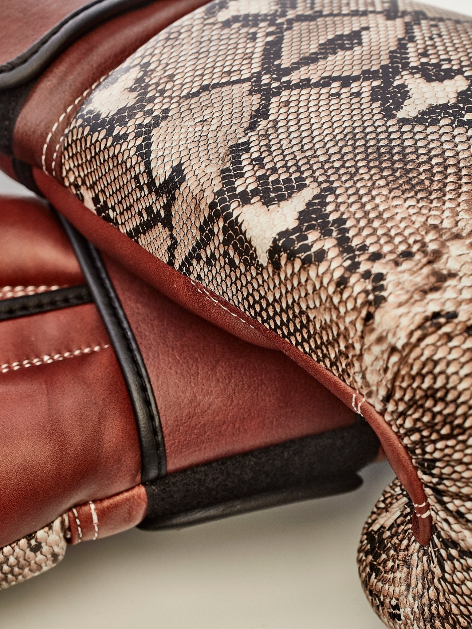 Limited Edition Snake Skin Boxing Gloves – MODEST VINTAGE PLAYER LTD